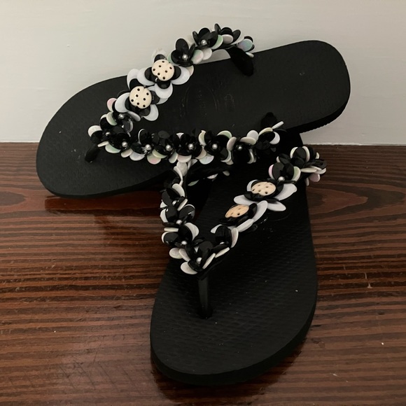 Havaianas | Shoes | Hawaianas Black White Hardly Use Sz 78 Ladybug ...